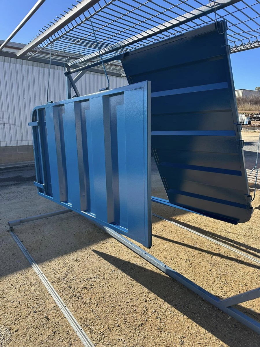 Powercoated Cattle Float - EPC Coatings