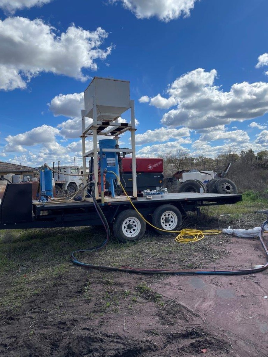Mobile Sandblasting & Gloss Black Coating - Super Dog Trailer in ...
