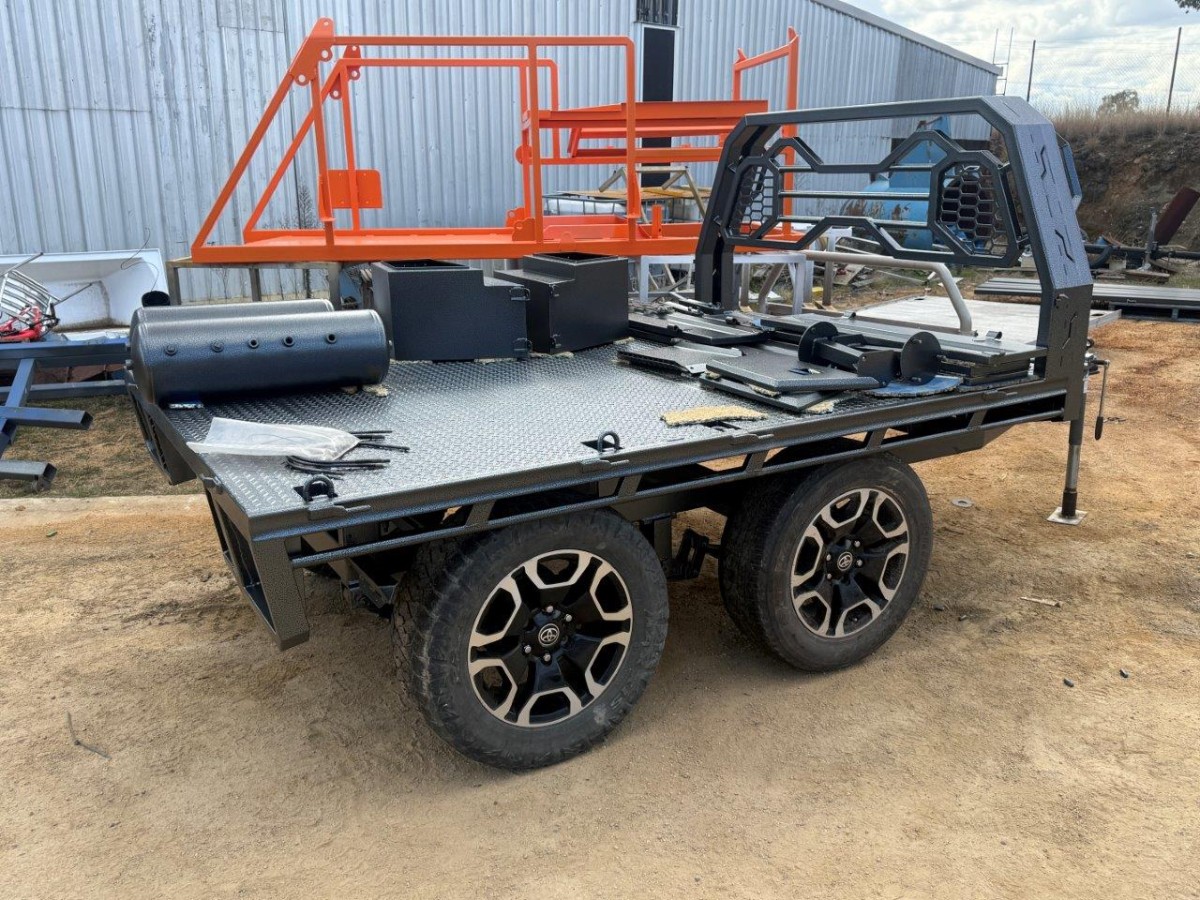 Custom Dual Axle Trailer Coating - Blast, Prime & Aztec Silver | EPC ...